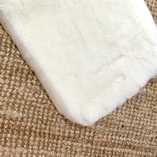 Heitmann Felle White Sheepskin Liner for Baskets & Carrycots – Baa Baby
